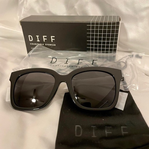 Diff Eyewear | Accessories | Diff Bella Sunglasses Black Oversized ...